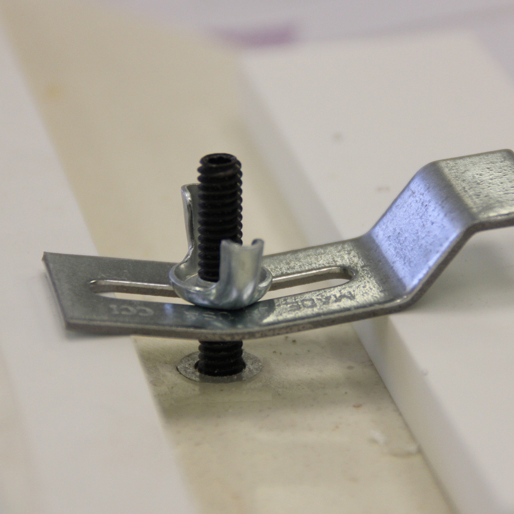 Insert invisible pour fixation du Solid Surface